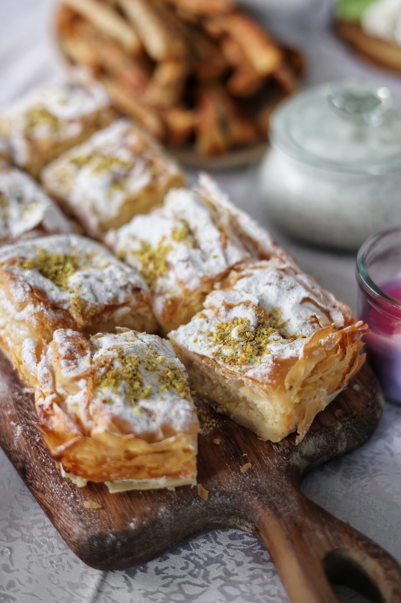 Bougatsa Placinta greceasca cu crema de gris cu lapte - DeMancare